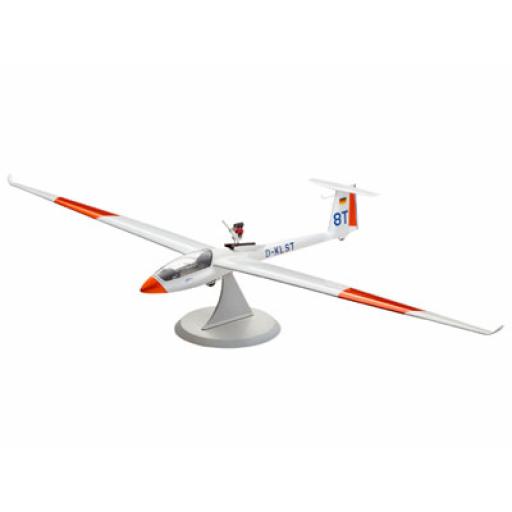 04273 Ls8-T Glider 1:32 Revell | Addlestone Models